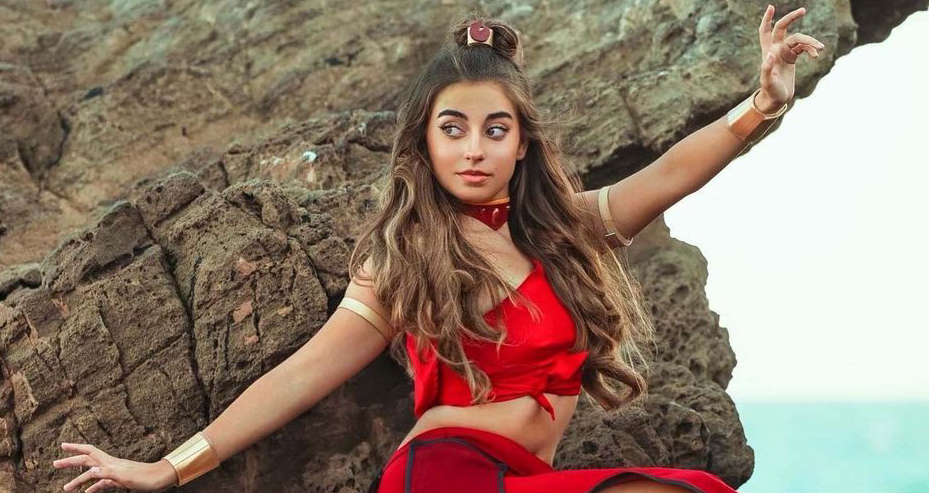 Watch as this Cosplayer brings an Iconic Avatar look to life – NERDGEIST